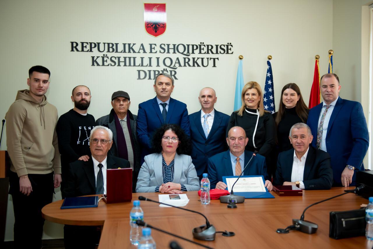 Nderohen “Nderi i Qarkut” Ismail Shulku dhe Muharrem Gjoka – RRUGA E ...