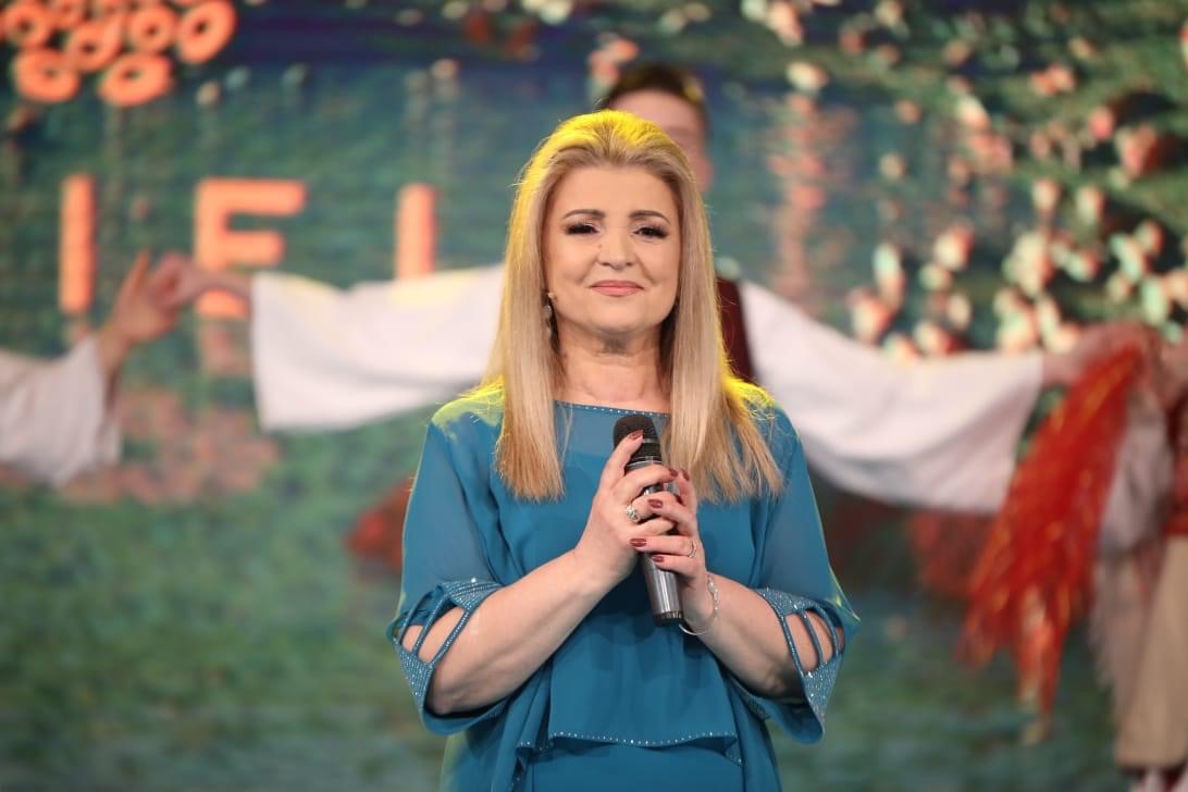 Liri Rasha, këngëtarja me zërin unik – RRUGA E ARBERIT